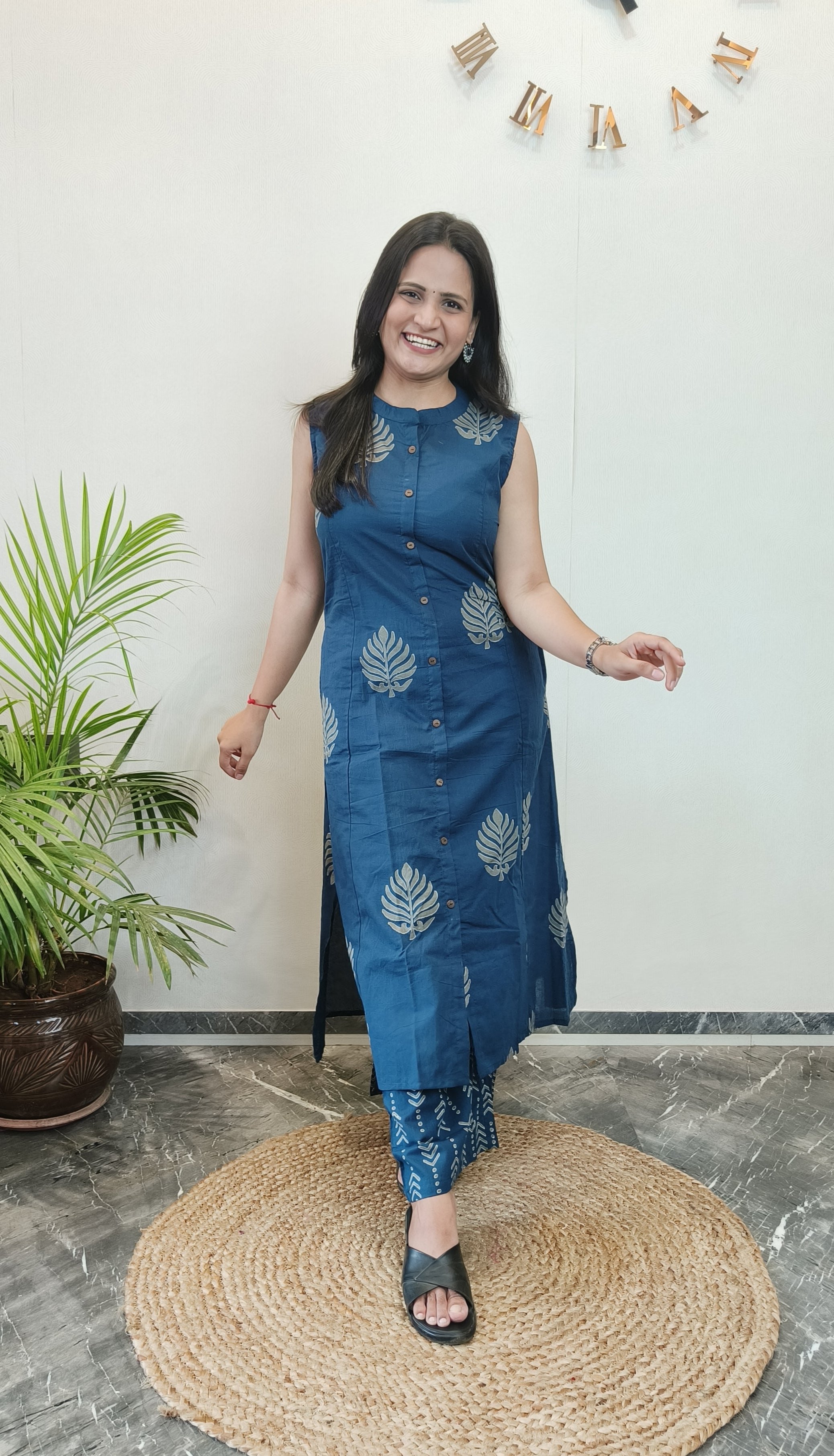 Indigo leaf motifs A-line kurta set – Masang